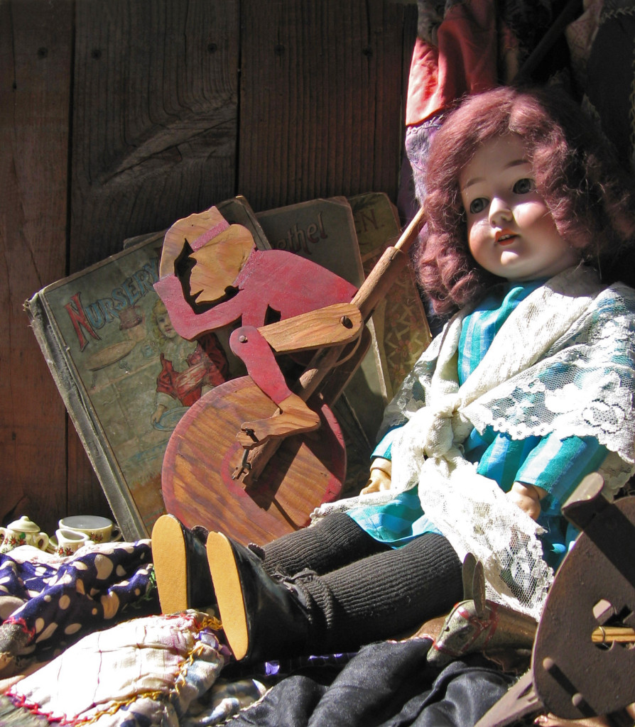 Cherishing Family Heirlooms at Christmas - Lehman's Simpler Living Blog