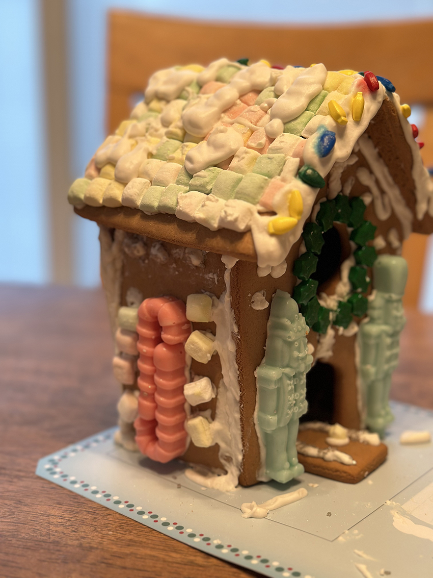 Kids in the Kitchen: Decorating a Gingerbread House - Lehman's Simpler ...